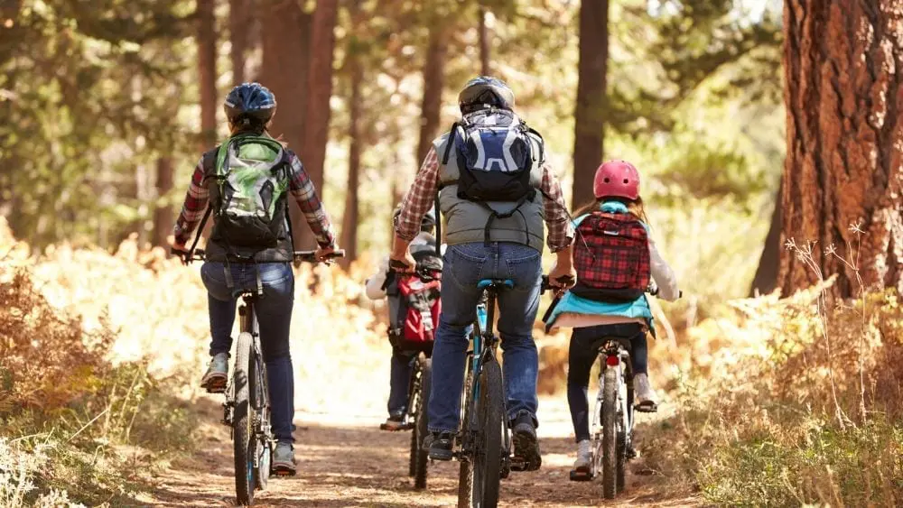 How to Connect with Your New Neighbors - NewHomeSource.com