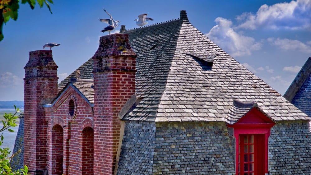 Slate Roofs: Everything You Need to Know - NewHomeSource.com